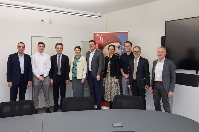 „Lehren und forschen an der Hochschule Landshut am Puls der Zeit ...